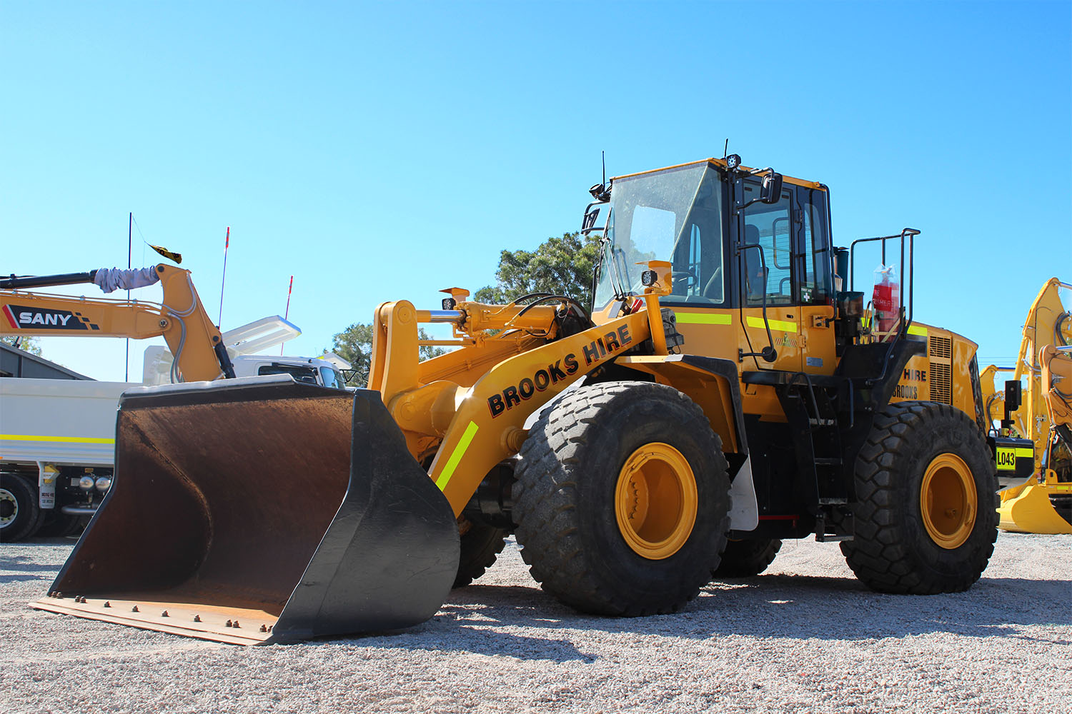 Brooks Equipment - LOADS AND LOADS OF LOADERS!!