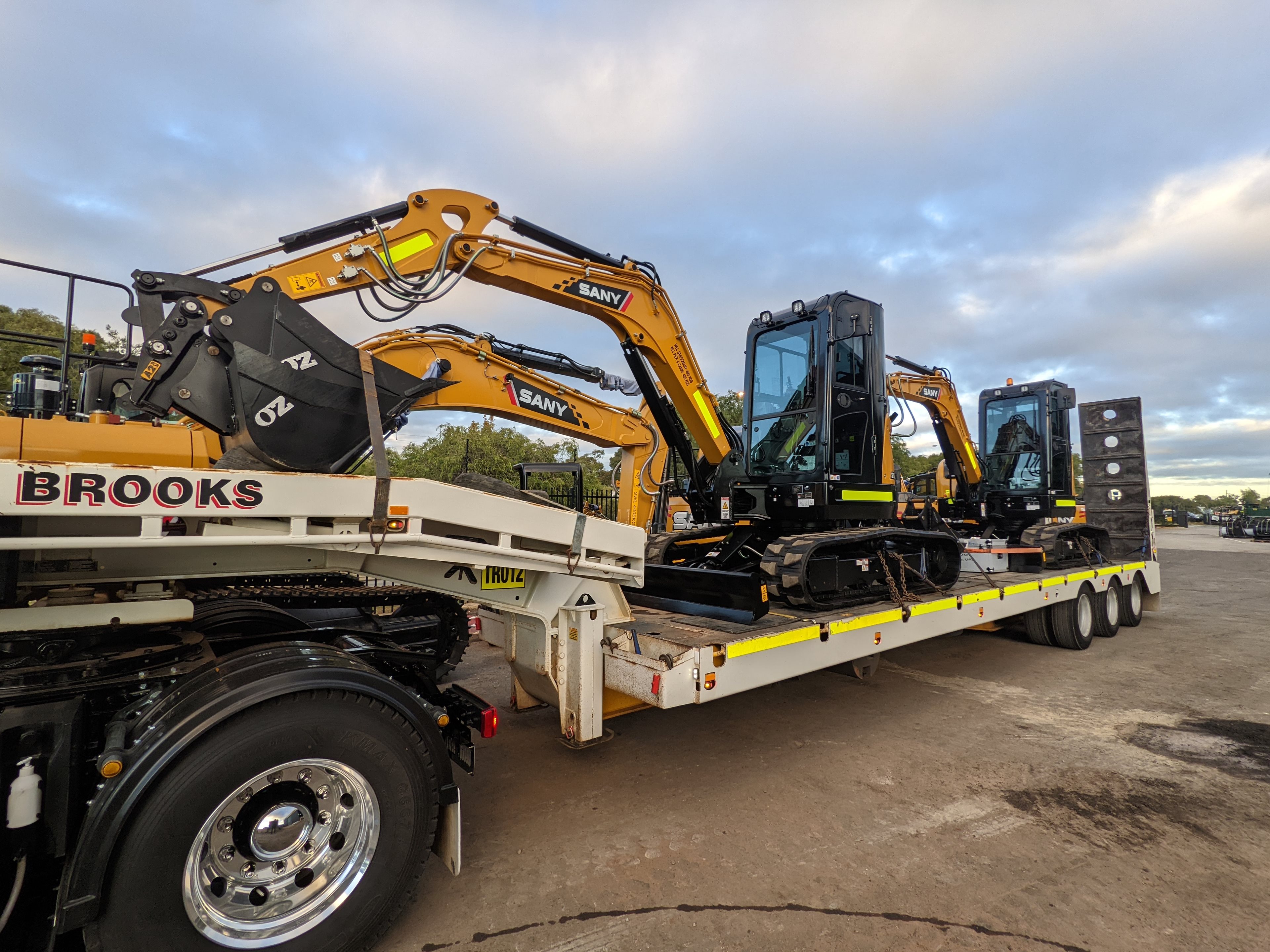 Brooks Equipment - MINI MACHINES!