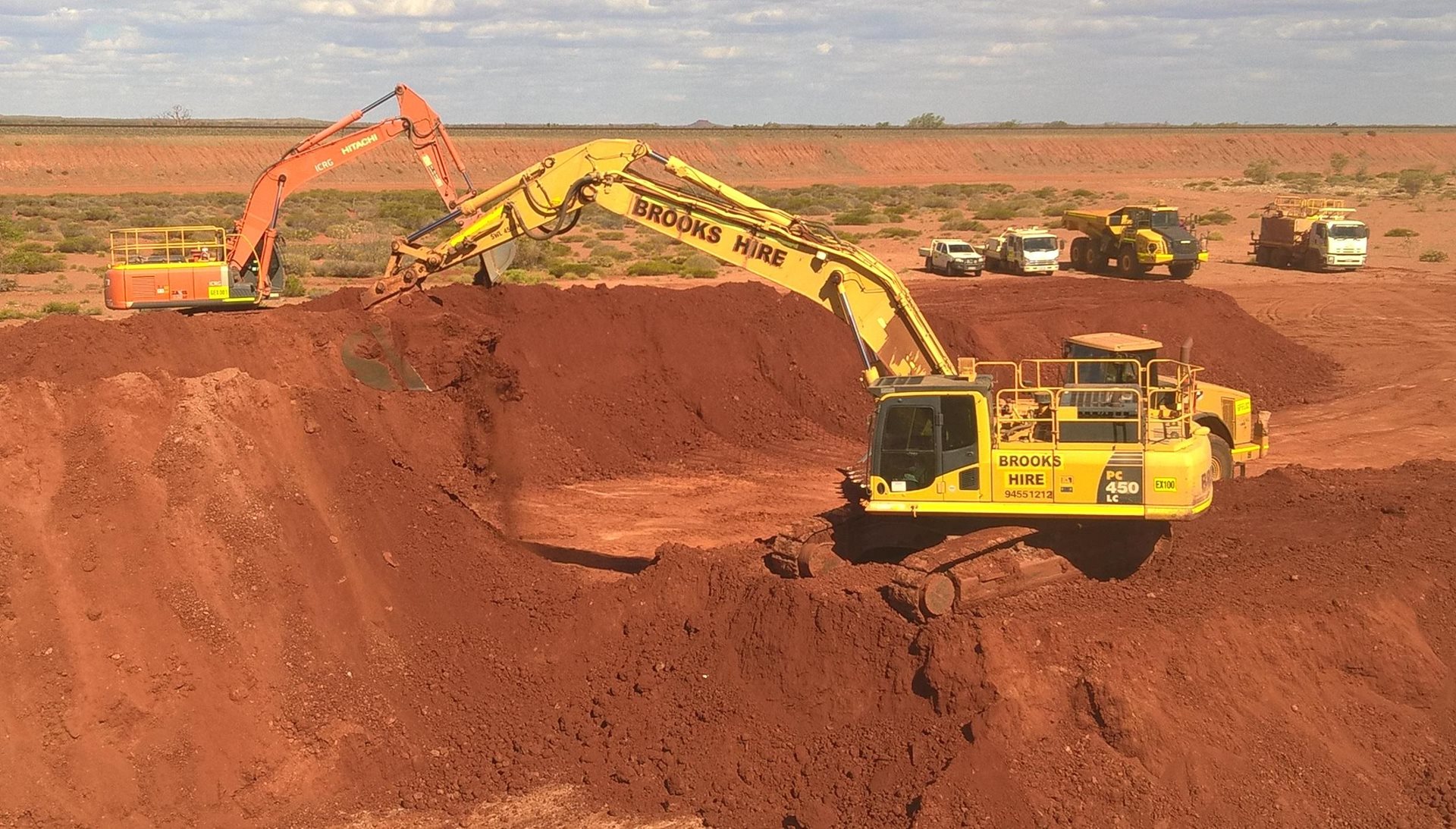 Brooks Equipment - Tracked vs Wheeled | Perth, Sydney, Brisbane ...